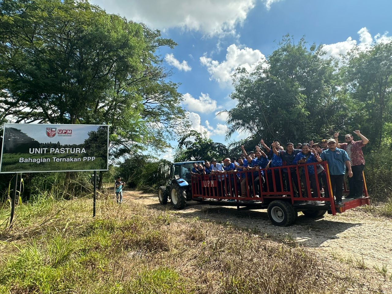 Dalam lawatan ini, pelatih telah diberikan penerangan ringkas mengenai ...